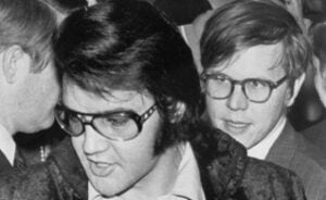 ELVIS PRESLEY BIOGRAPHY (1971-1973) EPISODE 1: "THE JAYCEE AWARDS ...